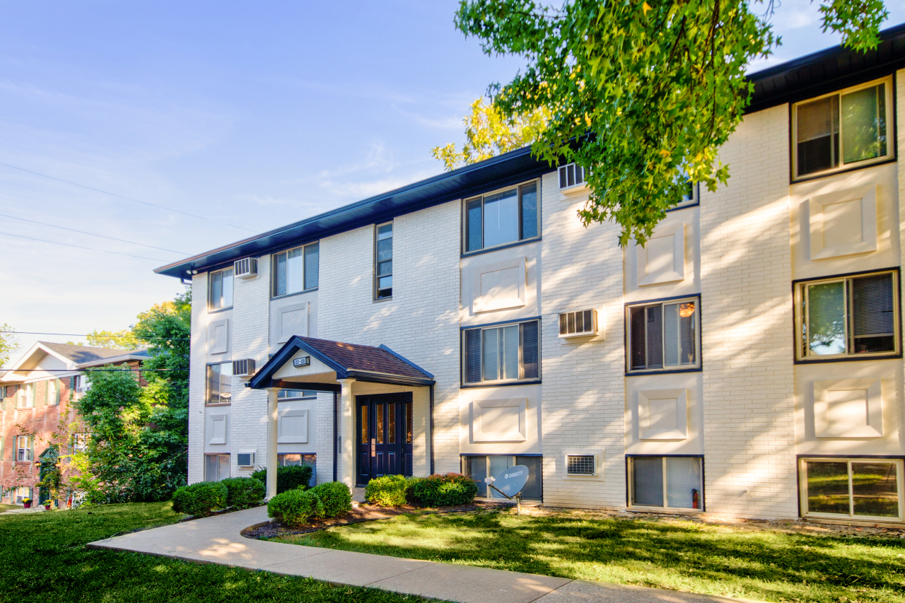 Apartments in Bloomington, IN | Continental Terrace | Now Leasing!